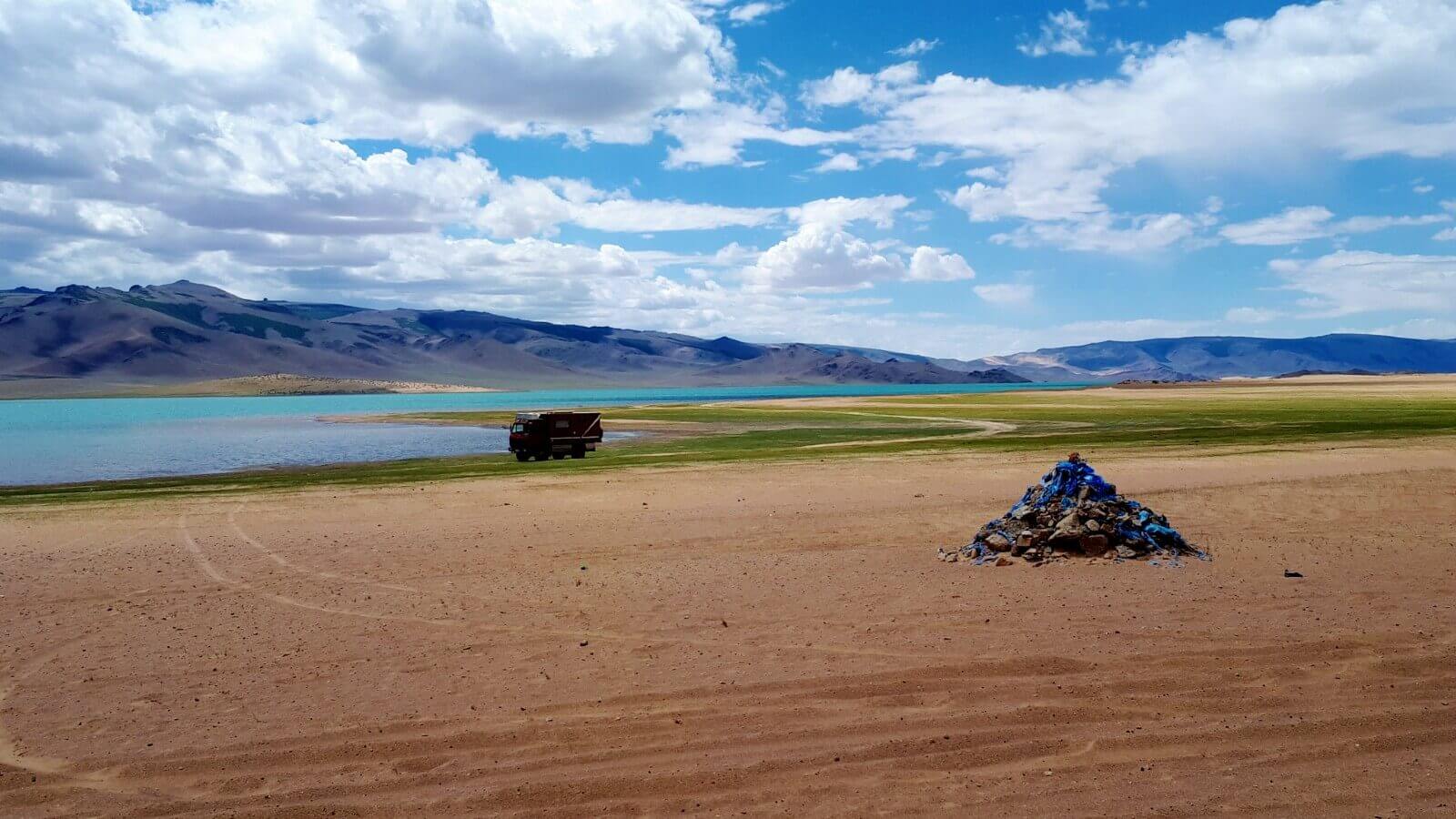 Khar Us Lake - VisitSilkRoad