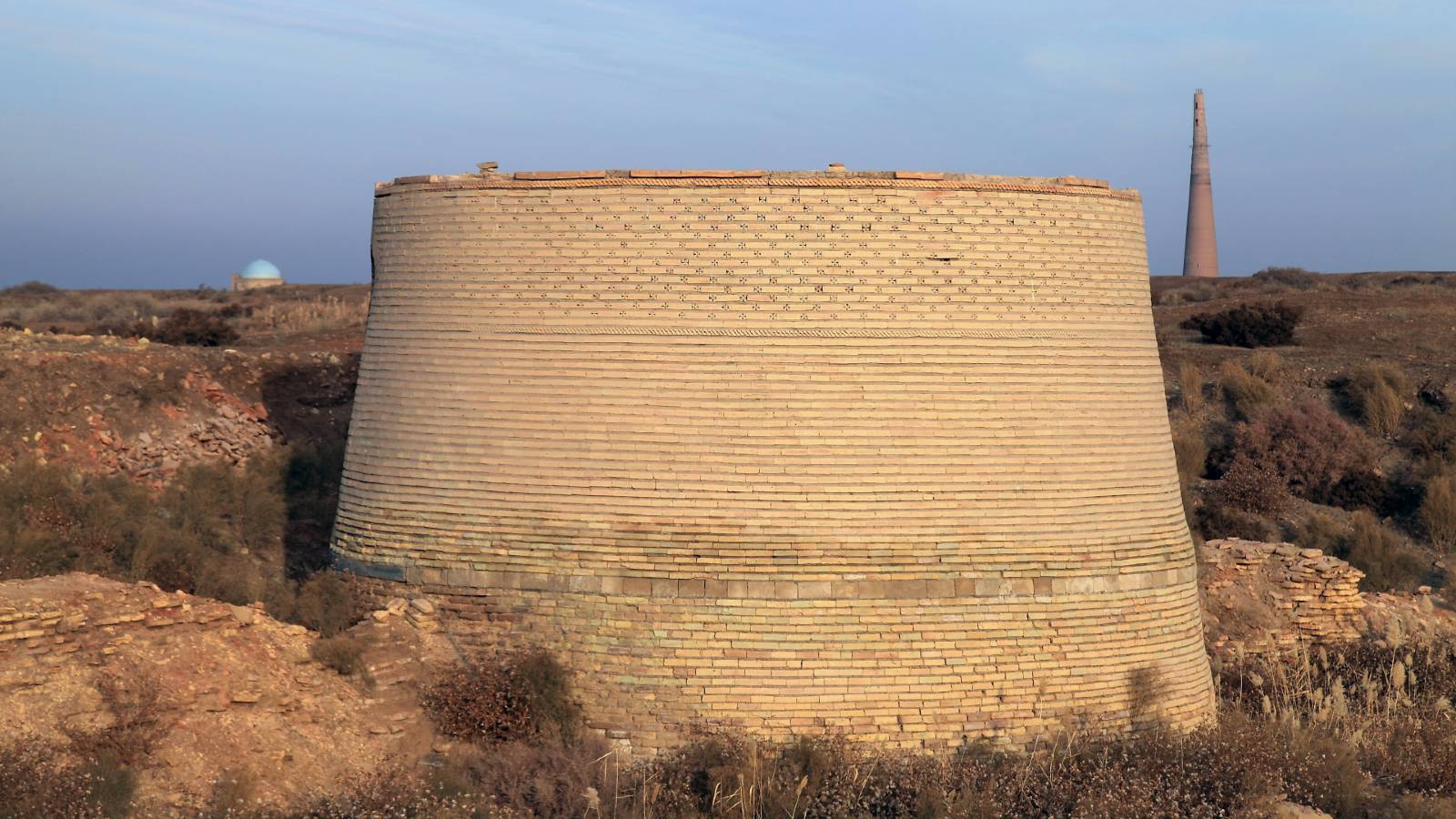 Mamun Ii Minaret - VisitSilkRoad