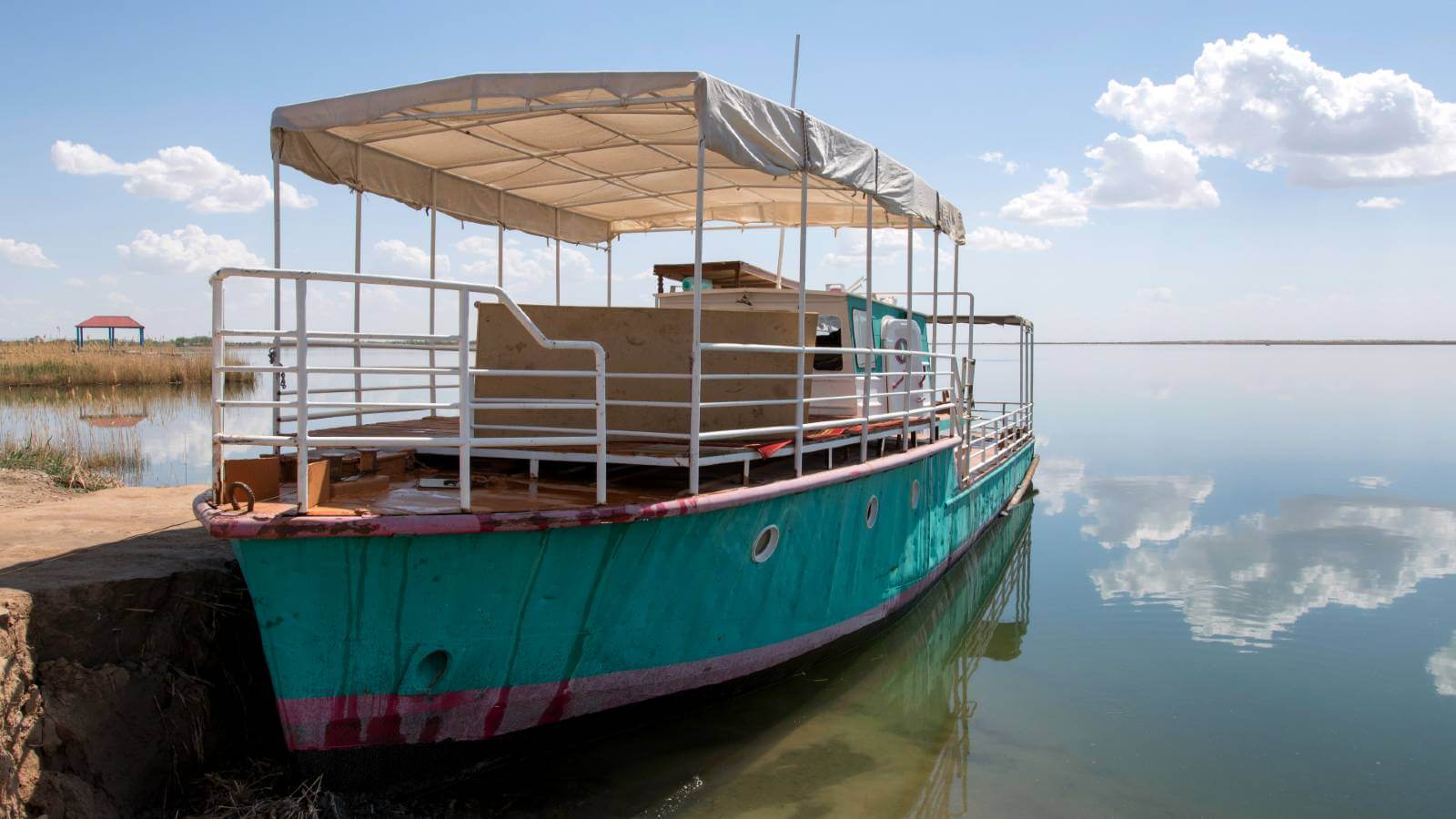 Akhchakol Lake - VisitSilkRoad