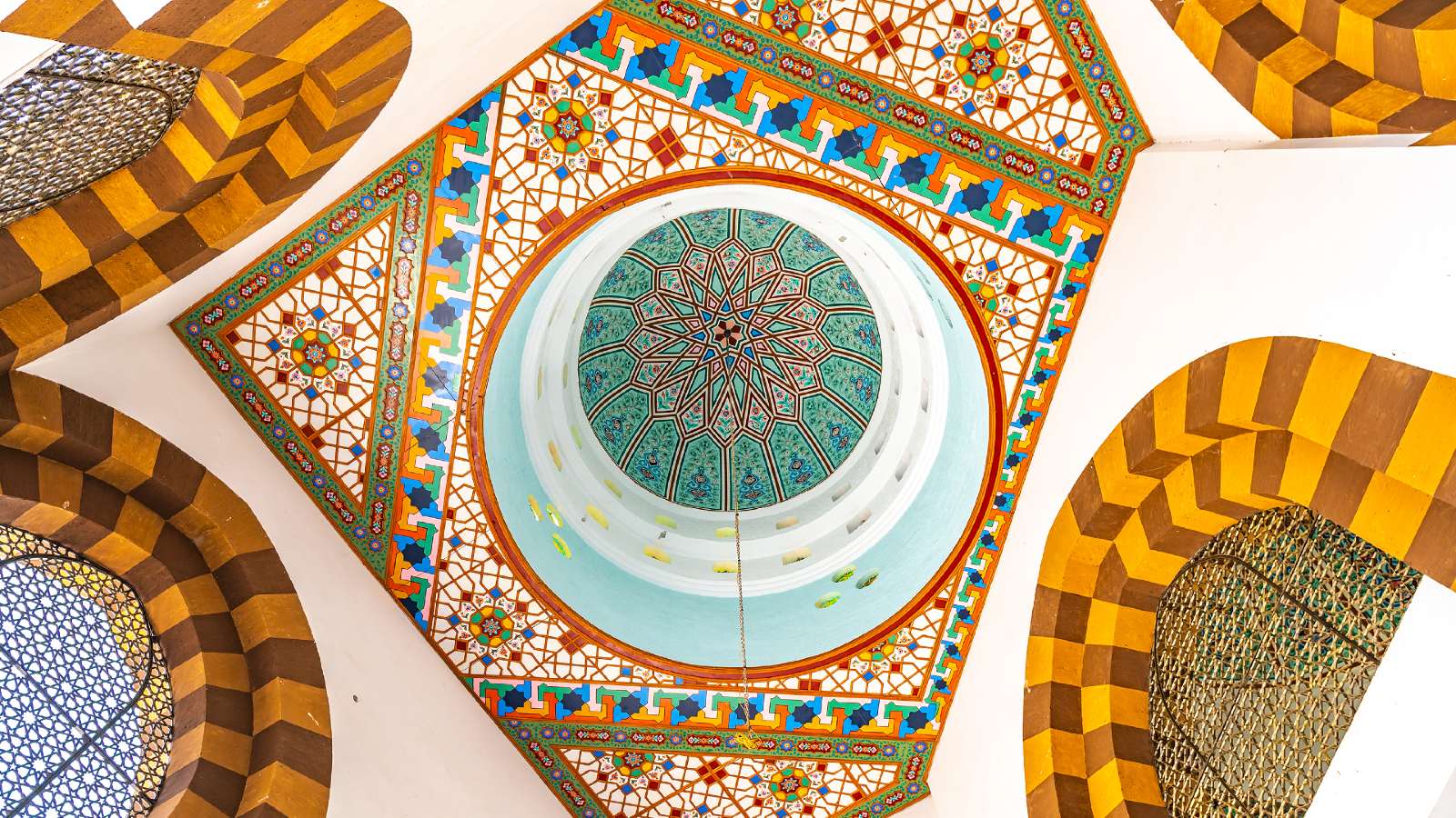 Shrine of Hazrat Bari Imam Sarkar - VisitSilkRoad