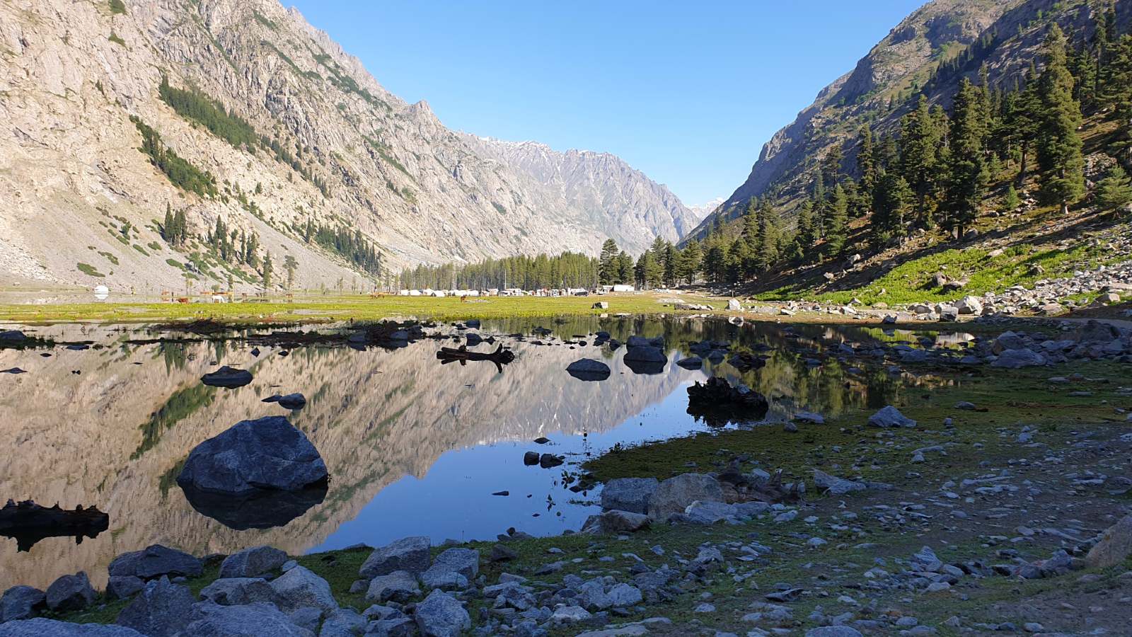 Ushu Valley - VisitSilkRoad