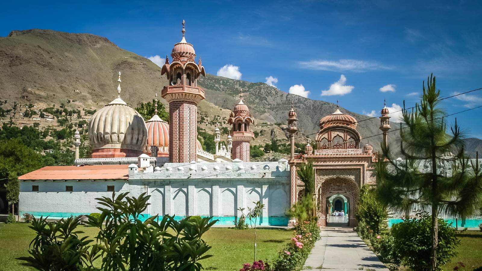 Shahi Masjid Chitral - VisitSilkRoad